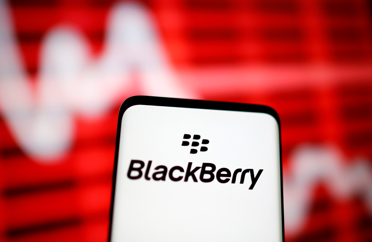 Business Reporter - News - BlackBerry to review strategic options for ...