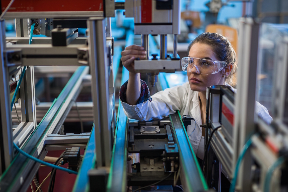 Business Reporter - Management - Encouraging women into STEM education